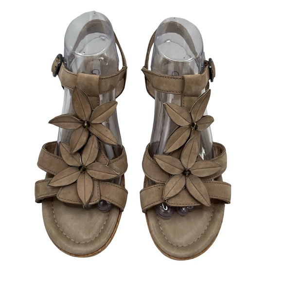 Gabor | Shoes | Gabor Tan Sandals With Leather Petal Design | Poshmark